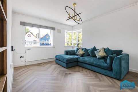 Brecknock Road Estate, Brecknock Road, London N19, 2 bed flat for sale ...