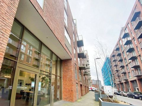 Local Crescent, The Crescent, Salford, Manchester M5, 2 bed flat for ...
