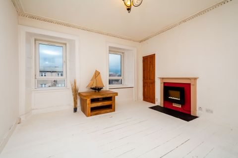 Newbigging, Musselburgh EH21, 2 bed flat for sale, £152,500 - Zoopla
