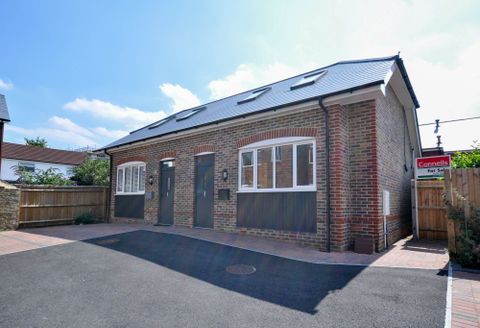 Springfield Road, Crawley RH11, 2 bed semi-detached house to rent, £ ...