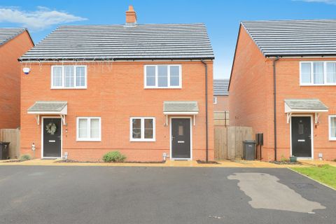 Clover Avenue, Lea Castle, Kidderminster DY10, 2 bed semi-detached ...
