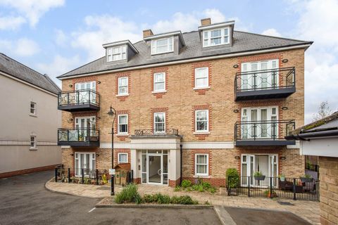 Gillis Square, London SW15, 2 bed flat for sale, £475,000 - Zoopla