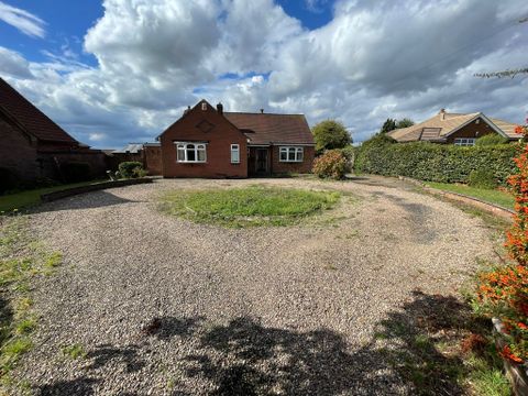 High Street, Yaddlethorpe, Scunthorpe DN17, 3 bed detached bungalow for ...