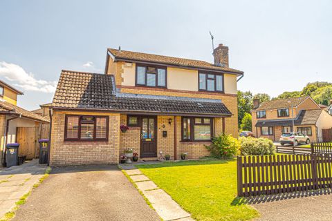 4 bed detached house for sale in Gifford Close, Two Locks NP44, £ ...