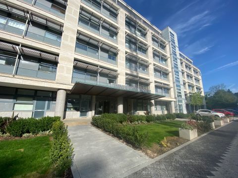 Edinburgh Gate, Harlow CM20, 2 bed flat to rent, £1,400 pcm - Zoopla
