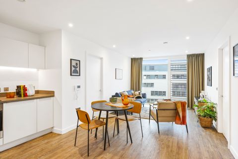 1 bed flat to rent in The Kell, Gillingham Gate Road, Gillingham ME4, £ ...