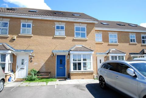 4 bed town house to rent in Palace Close, Cippenham, Slough SL1, £1,850 ...