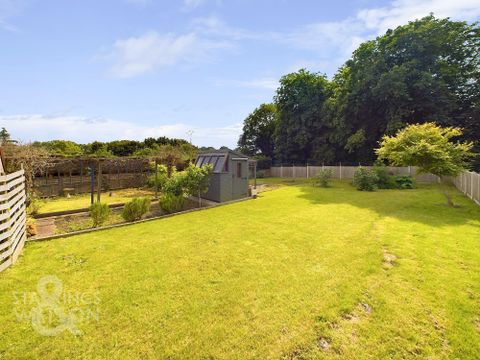 3 bed semi-detached house for sale in South Burlingham Road, Lingwood ...