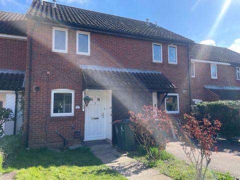 2 bed terraced house to rent in Oakapple Close, Pease Pottage, Crawley ...