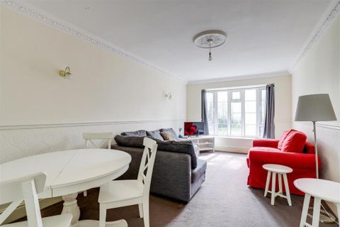 2 bed flat to rent in Yeldham Road, London W6, £2,295 pcm - Zoopla