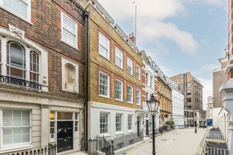 2 bed flat for sale in Warwick Court, London WC1R, £1,350,000 - Zoopla