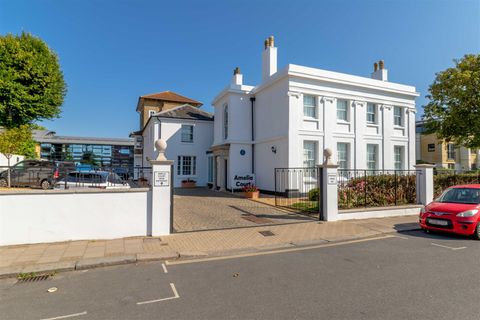 Union Place, Worthing BN11, 2 bed flat for sale, £115,000 - Zoopla