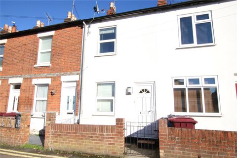 2 bed terraced house to rent in Brunswick Street, Reading, Berkshire RG1, £1,375 pcm - Zoopla