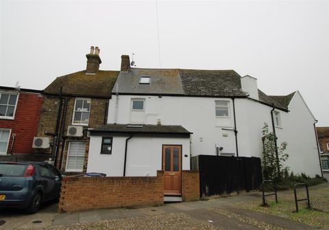 2 bed flat to rent in Middle Wall, Whitstable CT5, £1,100 pcm - Zoopla