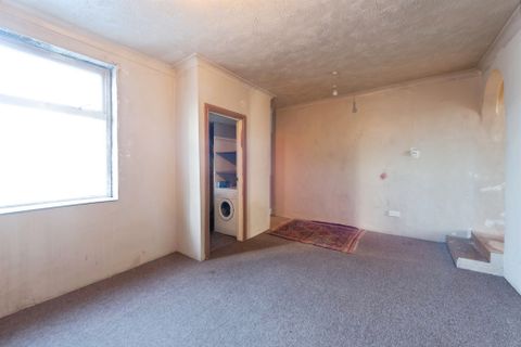 London Road, Waterlooville PO7, 2 bed maisonette for sale, £85,000 - Zoopla