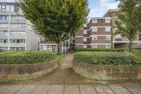 2 bed flat for sale in Anne Kerr Court, Putney SW15, £375,000 - Zoopla