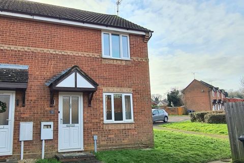 2 bed property to rent in Stanley Way, Daventry NN11, £900 pcm - Zoopla