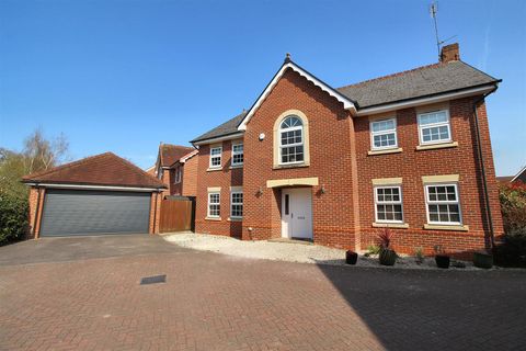 5 bed detached house for sale in Horsecroft Way, Tilehurst, Reading ...