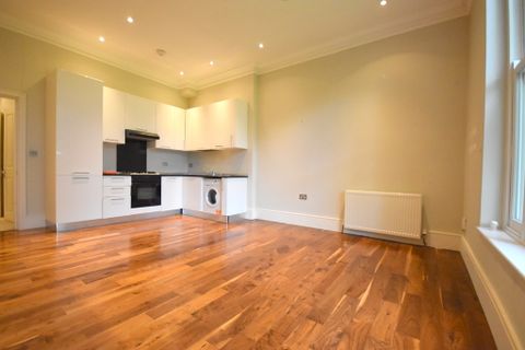 De Crespigny Park, Camberwell, London SE5, 1 bed flat to rent, £1,600 ...