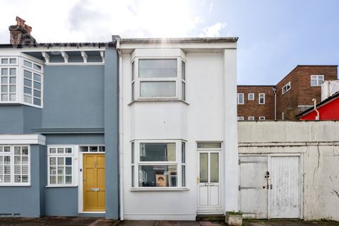 Toronto Terrace, Brighton, East Sussex BN2, 2 bed terraced house for ...