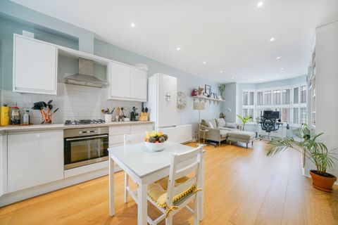 Chapter Road, Willesden Green, London NW2, 2 bed flat to rent, £2,200 ...