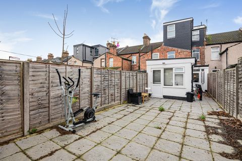 Grosvenor Road, London N9, 4 bed terraced house for sale, £525,000 - Zoopla