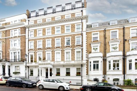 Ladbroke Square, Notting Hill W11, 2 bed flat to rent, £3,500 pcm - Zoopla