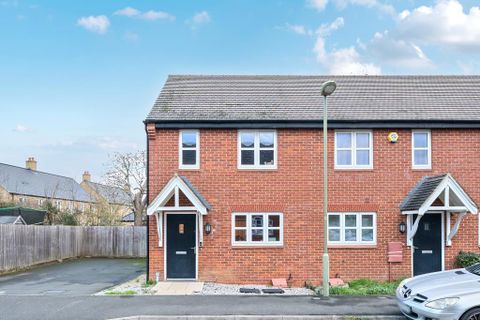 Poppy Close, Ambrosden, Oxfordshire OX25, 2 bed semi-detached house for ...