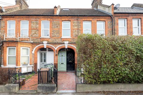 3 bed flat for sale in Mersey Road, London E17, £599,995 - Zoopla