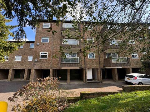 Steeplands, Bushey WD23, 2 bed flat to rent, £1,670 pcm - Zoopla
