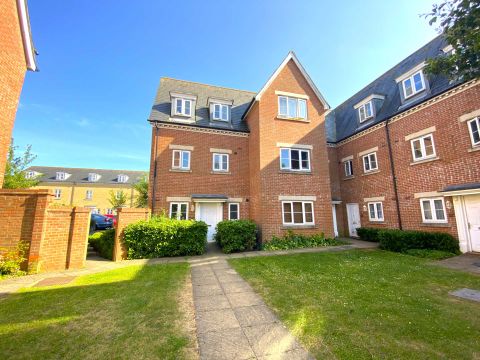 Homersham, Canterbury CT1, 2 bed flat to rent, £1,200 pcm - Zoopla