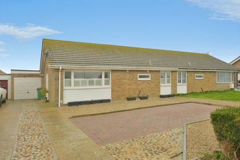 Beverley Gardens, Dymchurch, Romney Marsh, Kent TN29, 3 bed bungalow ...