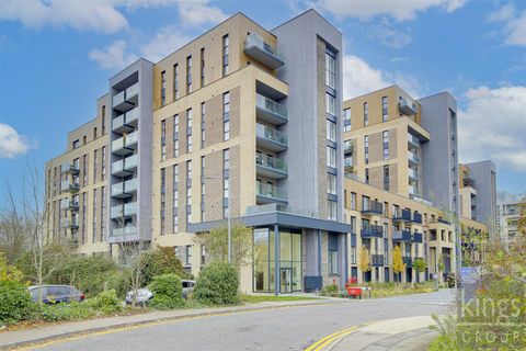 2 bed flat for sale in Edinburgh Gate, Harlow CM20, £325,000 - Zoopla