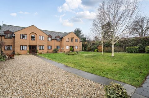 Springfield Road, Old Town, Swindon SN1, 2 bed flat for sale, £240,000 ...