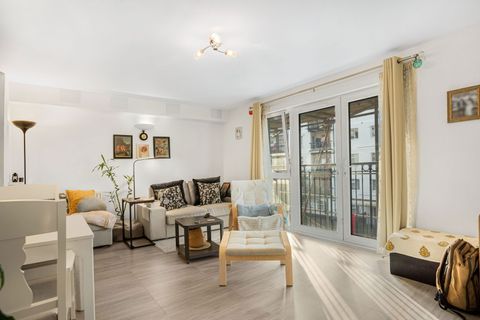 2 bed flat for sale in Tarling Street, London E1, £340,000 - Zoopla