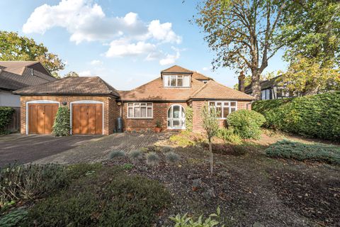 Woodham, Surrey KT15, 5 bed detached house for sale, £950,000 - Zoopla