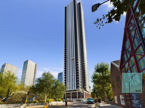 1 bed flat to rent in One Thames Quay, 222 Marsh Wall, London E14, £ ...