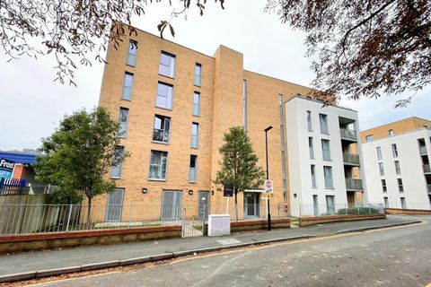 Goulding House, Manor Lane, Feltham, Middlesex TW13, 2 bed flat for ...