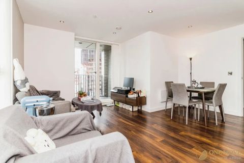 One Regent, Manchester M3, 2 bed flat to rent, £1,350 pcm - Zoopla