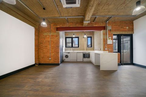White Post Lane, Hackney E9, Studio to rent, £2,000 pcm - Zoopla
