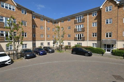1 bed flat for sale in Caspian Way, Purfleet, Essex RM19, £190,000 - Zoopla