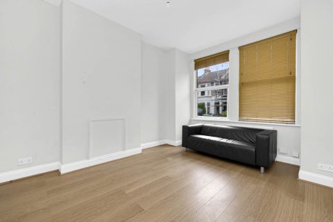 Francis Road, Leyton E10, 2 bed flat for sale, £400,000 - Zoopla