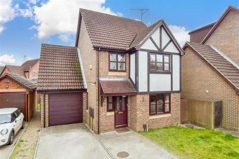 4 bed detached house for sale in Oak Tree Way, Horsham, West Sussex ...