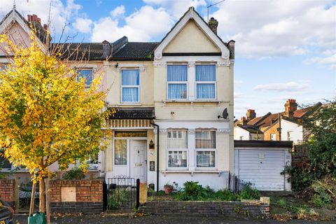 3 bed end terrace house for sale in Cumberland Road, Woodside, Croydon ...