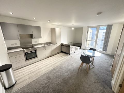 Studio to rent in Adelphi Street, Salford M3, £925 pcm - Zoopla