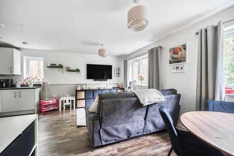 Brompton Place, Camberley, Surrey GU16, 2 bed flat for sale, £150,000 ...