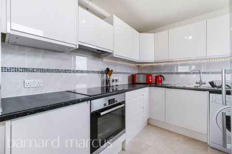 2 bed flat for sale in Linstead Way, Southfields, London SW18, £300,000 ...
