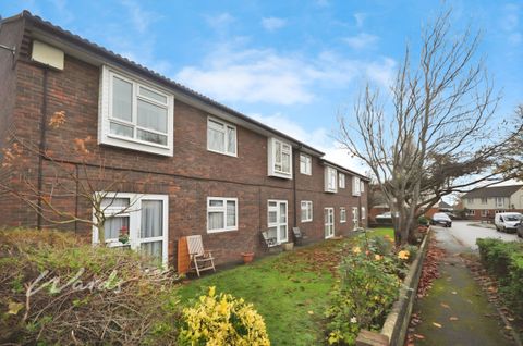 Garden Row, Gravesend DA11, 1 bed maisonette to rent, £1,100 pcm - Zoopla