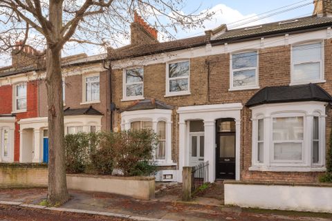 Nutcroft Road, Peckham SE15, 2 bed flat for sale, £425,000 - Zoopla