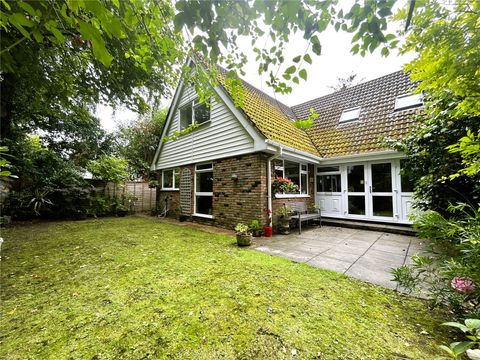 5 bed detached house for sale in Pinewood Avenue, Crowthorne, Berkshire ...